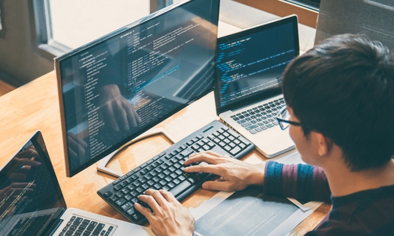 Programmer: Pengertian, Tanggung Jawab, Skills, dan Jenis Pekerjaannya ...