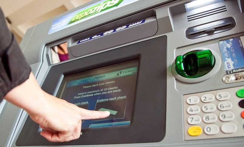Mesin ATM: Jenis-Jenis dan Cara Aman Menggunakannya - Cermati